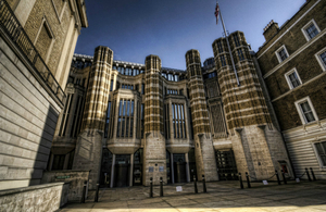 Research finds the NHS needs more middle management - Pavilion Health Today